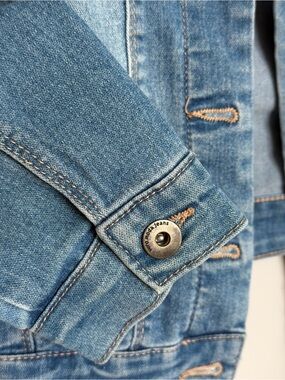 Vero Moda | Jackets & Coats | Vero Moda Medium Blue Denim Jacket ...